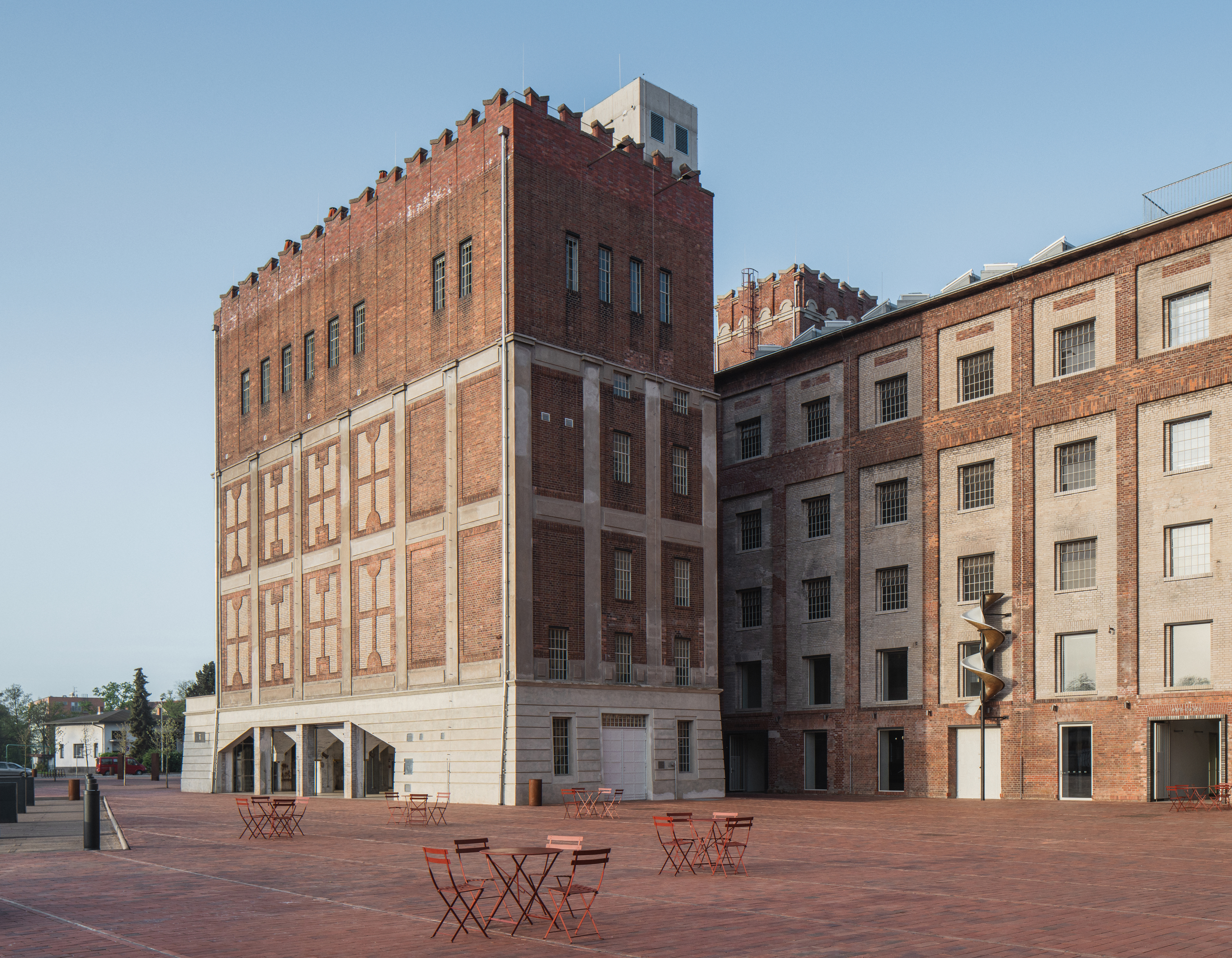 Adaptation of the Grain Silo in the Winternitz Automatic Mills | EUmies ...