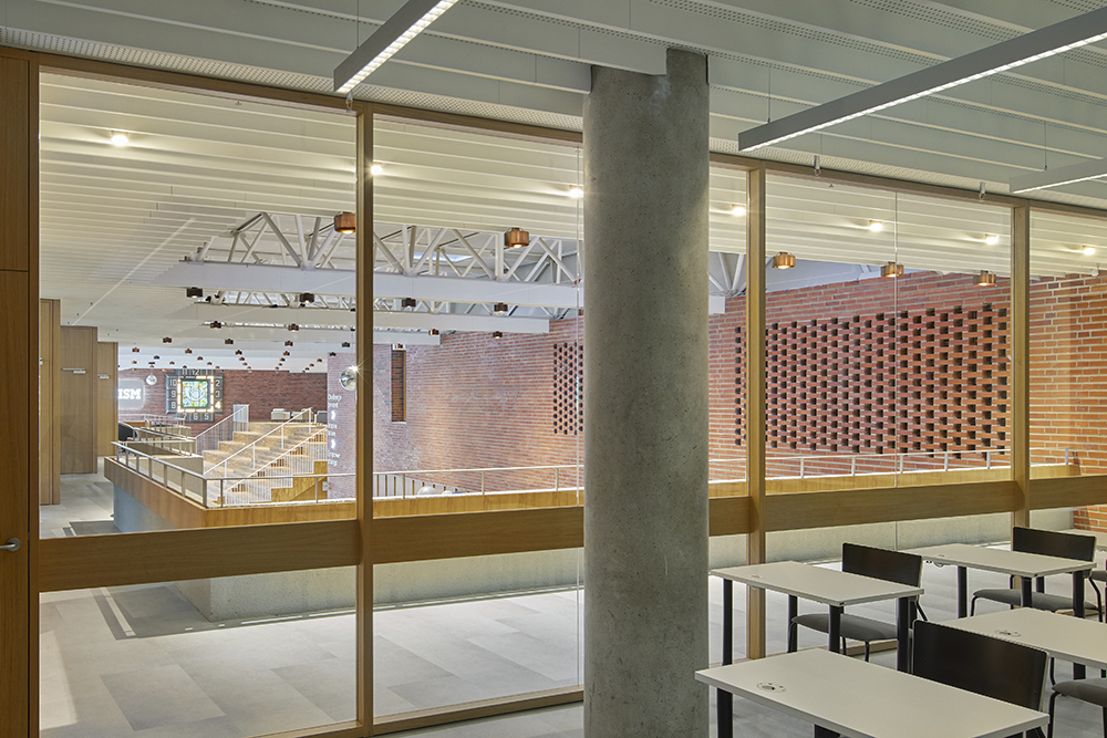 Reconstruction of Vilnius central post office into ISM university ...