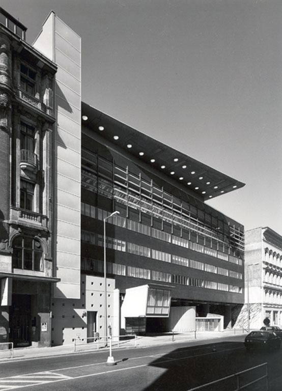 Checkpoint Charlie Housing | EUmies Awards