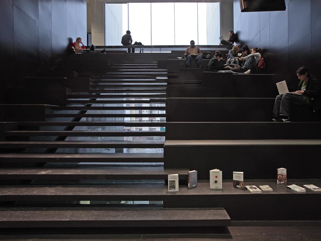Library, Senior Citizens Centre & Interior Courtyard | EUmies Awards