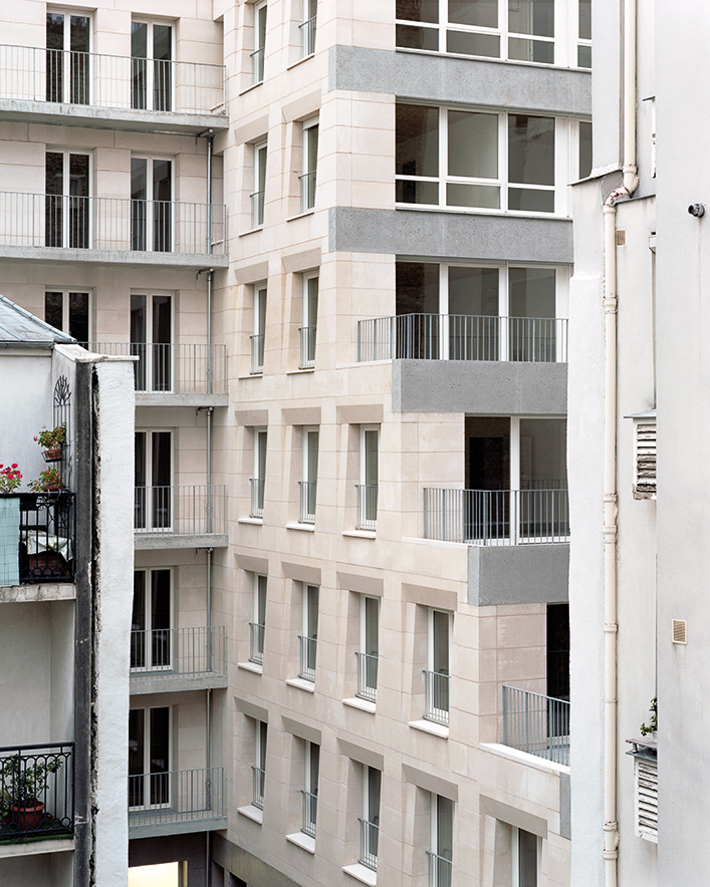 Stone building in Paris | EUmies Awards