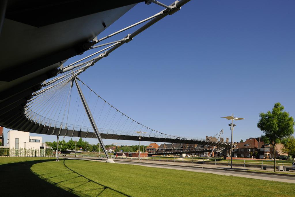 College Bridge | EUmies Awards