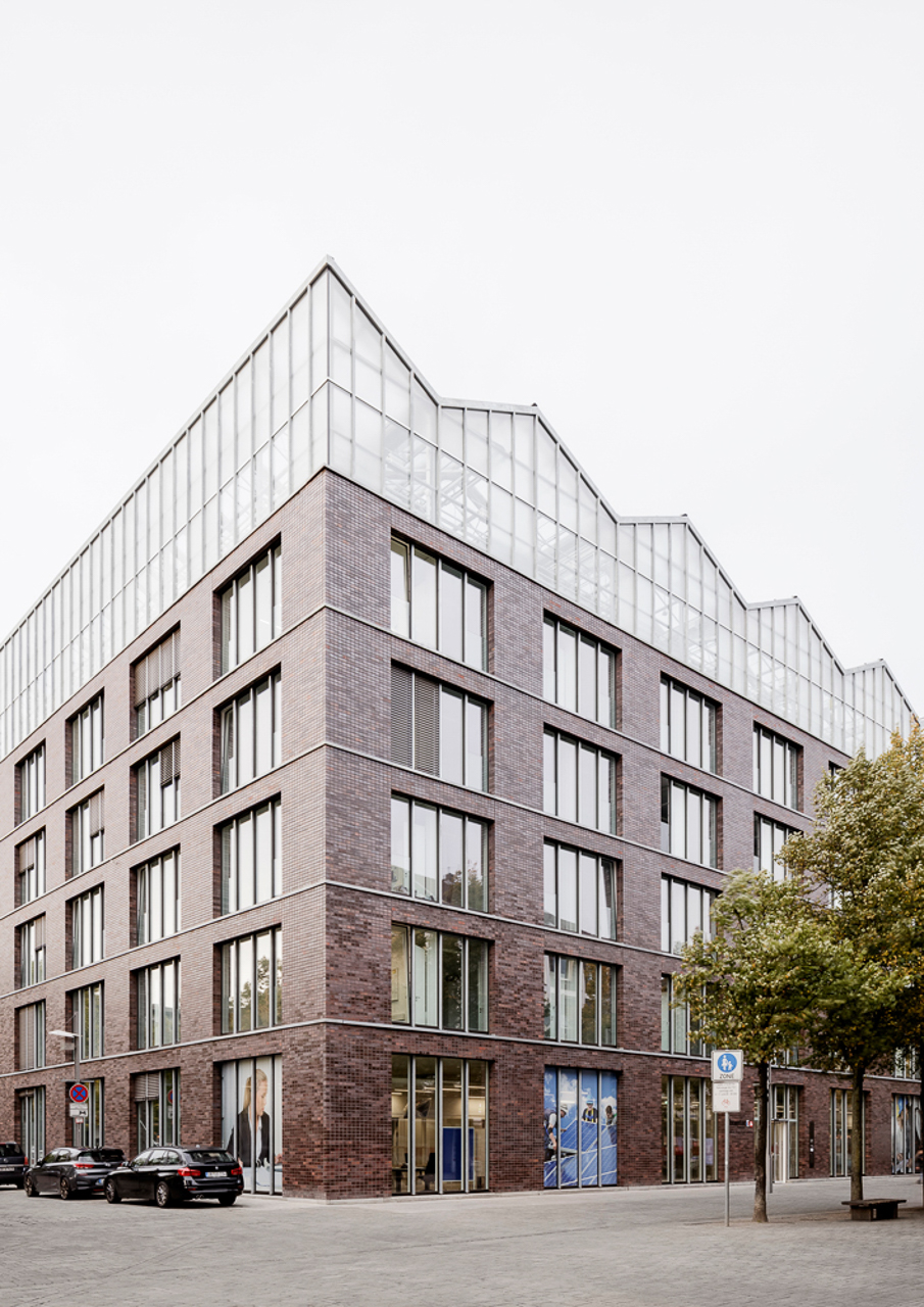 Administrative Building with Integrated Rooftop Greenhouse | EUmies Awards
