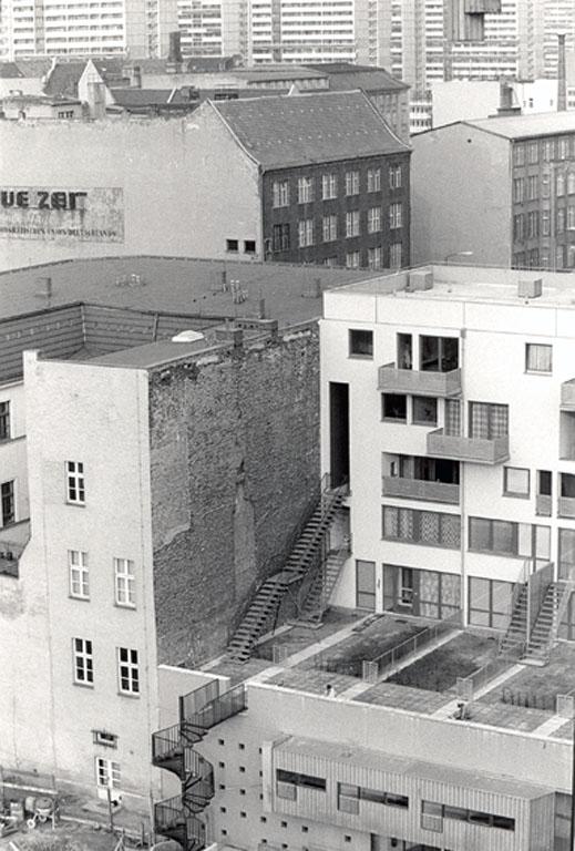 Checkpoint Charlie Housing | EUmies Awards