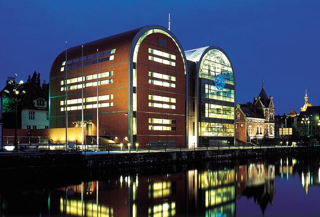 Bydgoszcz Headquarters of BRE Bank | EUmies Awards