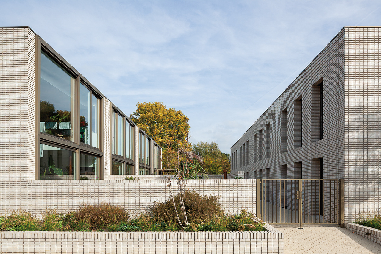16 Terraced Low-Rise Houses Spijkerkwartier | EUmies Awards